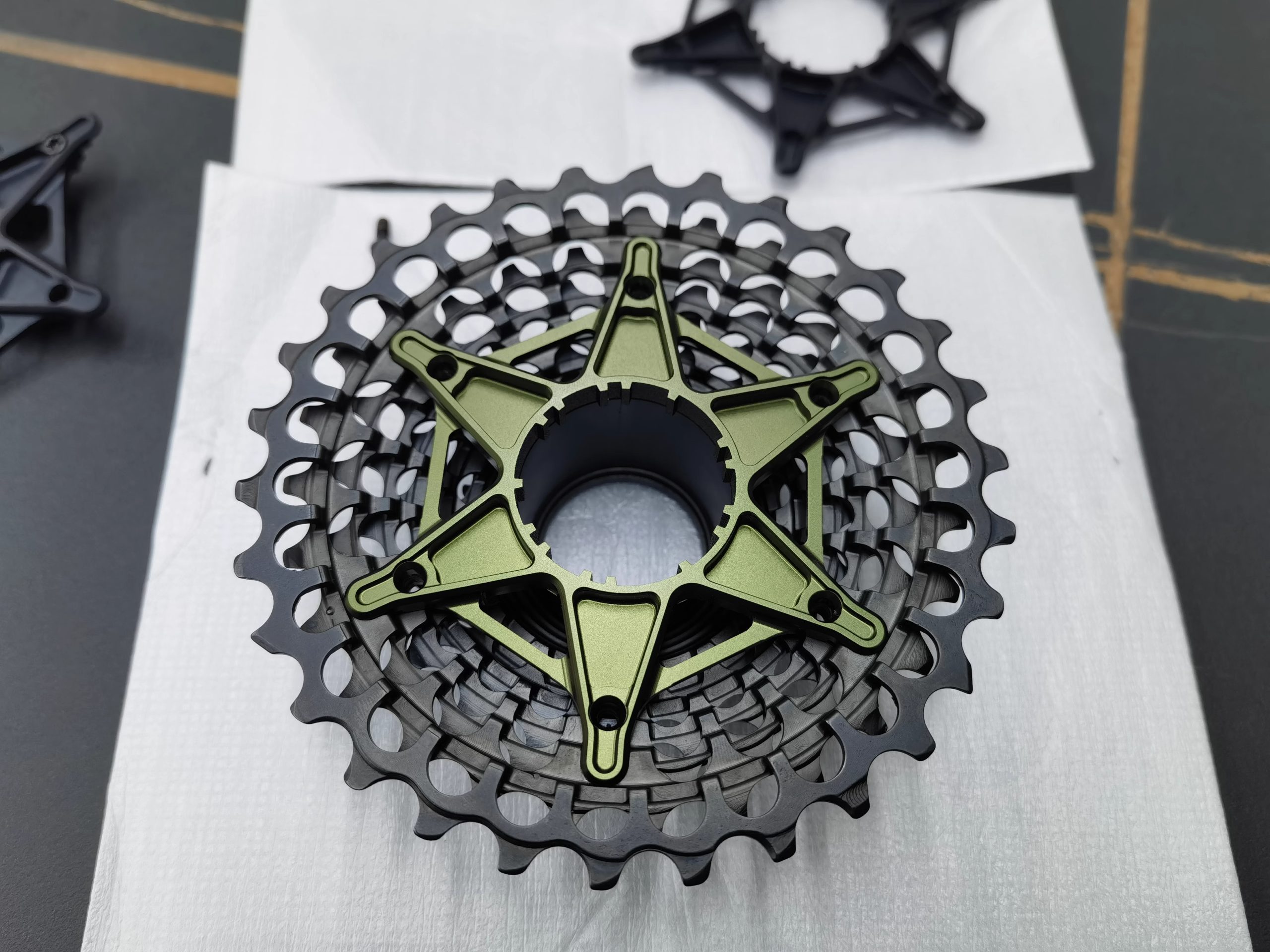 Incolor Zoney 12 Speed 11-30t 199g Road Cassette – Panda Podium