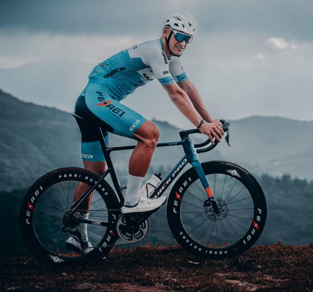 QUICK PRO AR:One Carbon Road Bike Frameset – Panda Podium